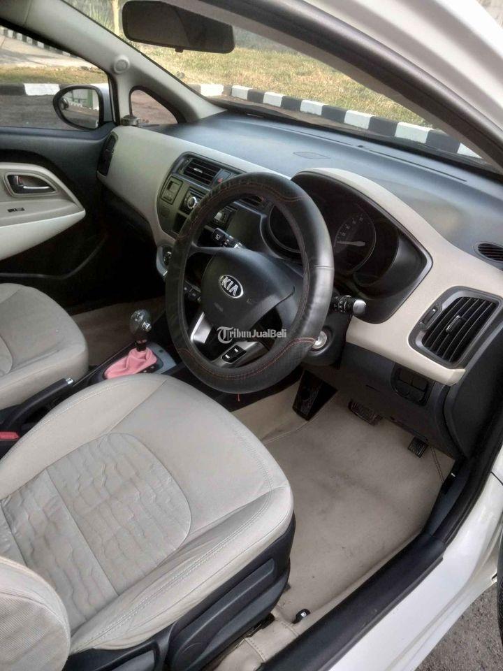 Mobil Kia Rio Bekas Tahun 2012 Matic Warna Putih Siap Pakai di ...