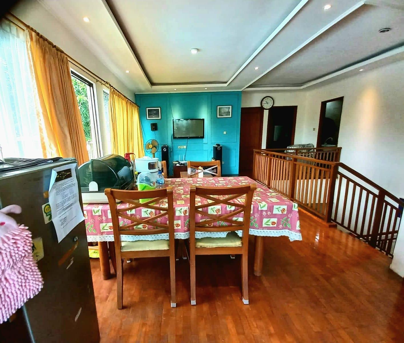 Jual Rumah 2Lt Unit Pojok Hdp Utara Samping Fasum Pool Lingk Nyaman dan ...