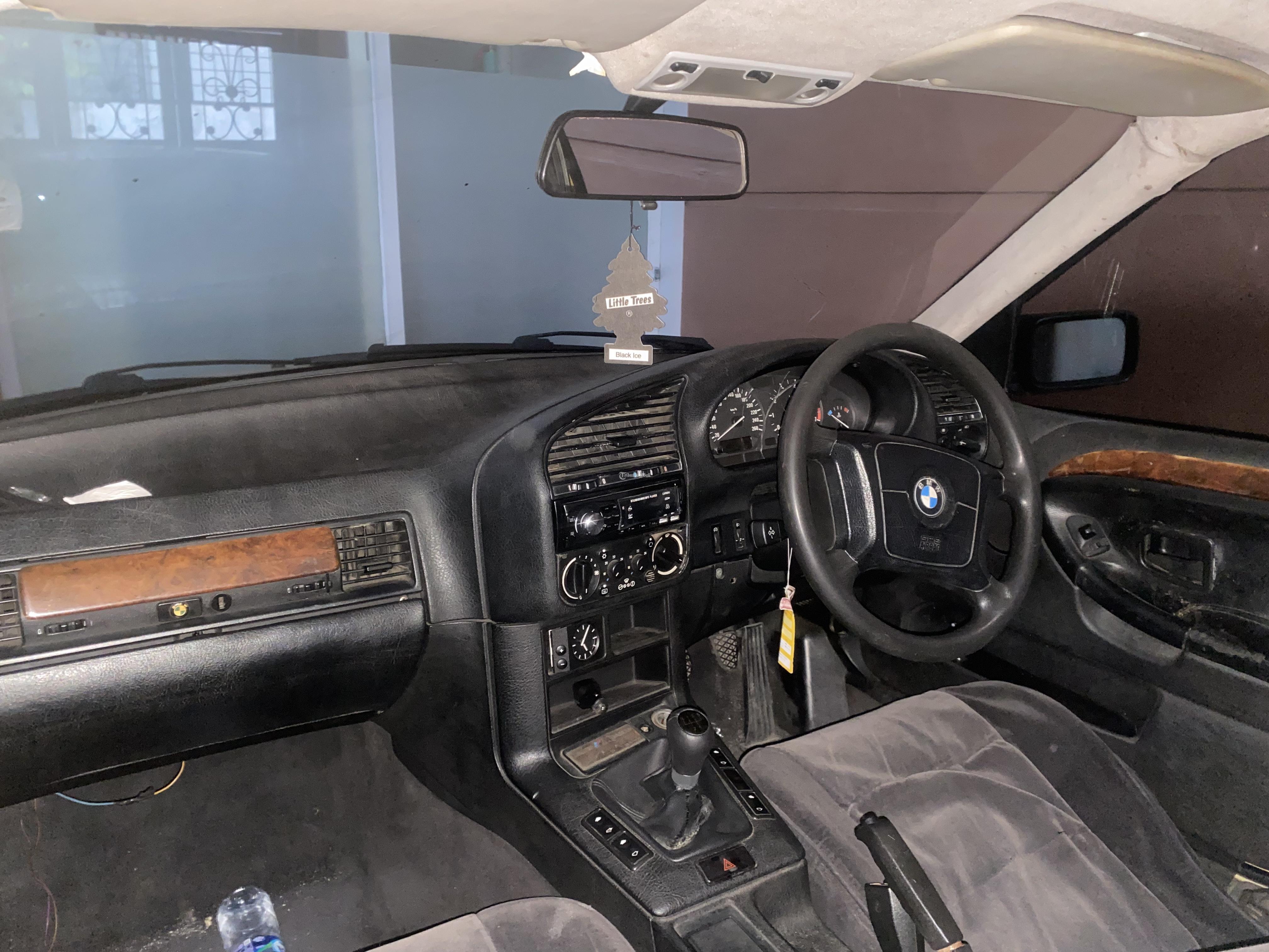 Mobil BMW E36 320i LE Manual 1994 Bekas Interior Orisinil di Medan ...