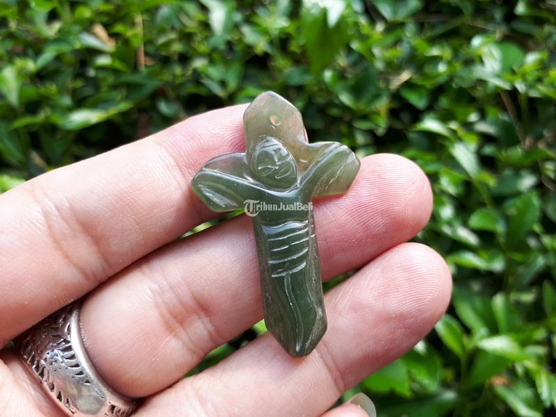 Batu Permata Natural Jadeite Jade Type A JDT033 Carving Salib Origin ...