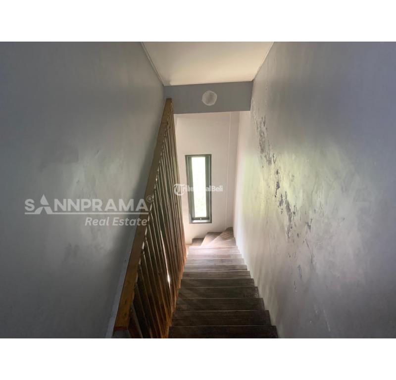 Jual Ruko 3 Lantai Plus Basement Rooftop Luas 370 m2 di Jalan Utama ...