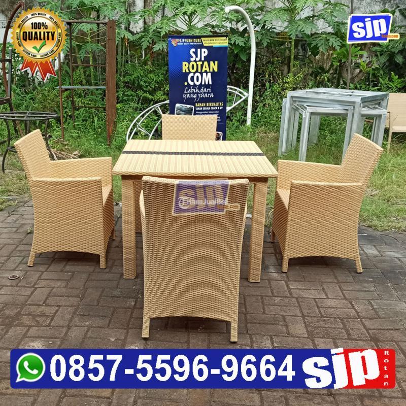 Kursi Meja Makan Rotan Sintetis di Batu - Tribun JualBeli