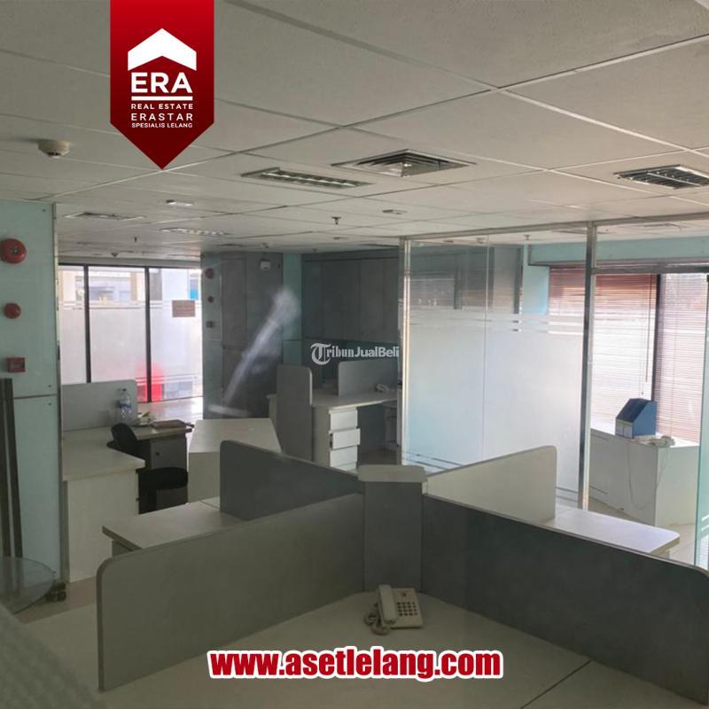Office Space Dekat Pintu Lobby Cervino Village, Tebet, Jakarta Selatan ...