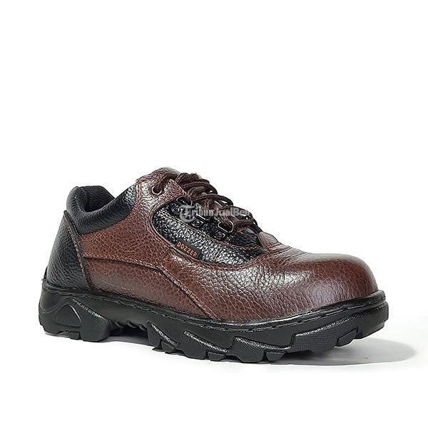 Sepatu Safety Memakai Steel Toe Cap dan Sole Rubber Kuat di Malang Jawa ...