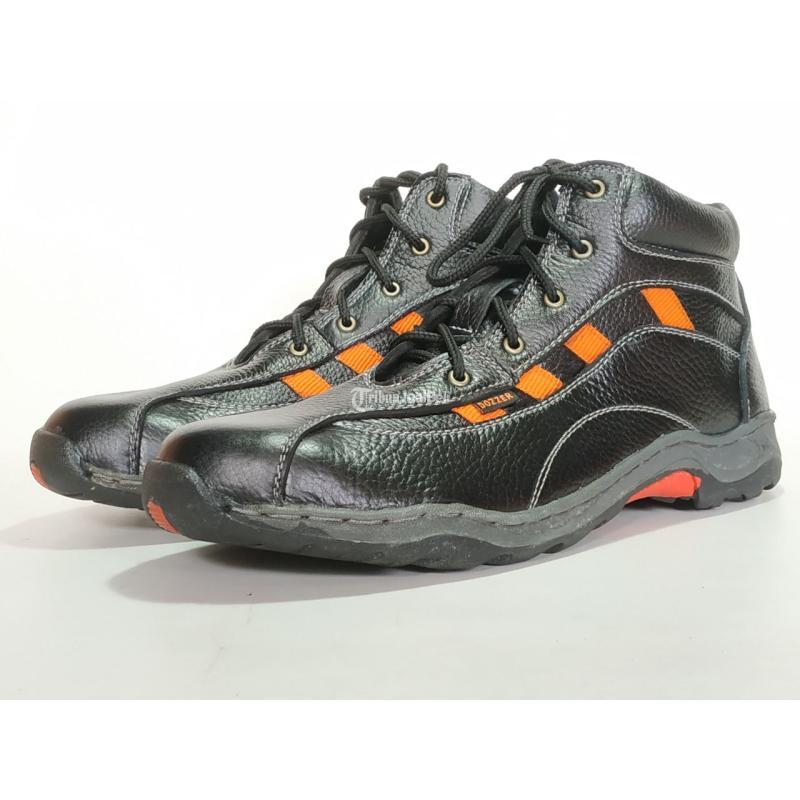Sepatu Safety Memakai Steel Toe Cap dan Sole Rubber Kuat di Makassar ...