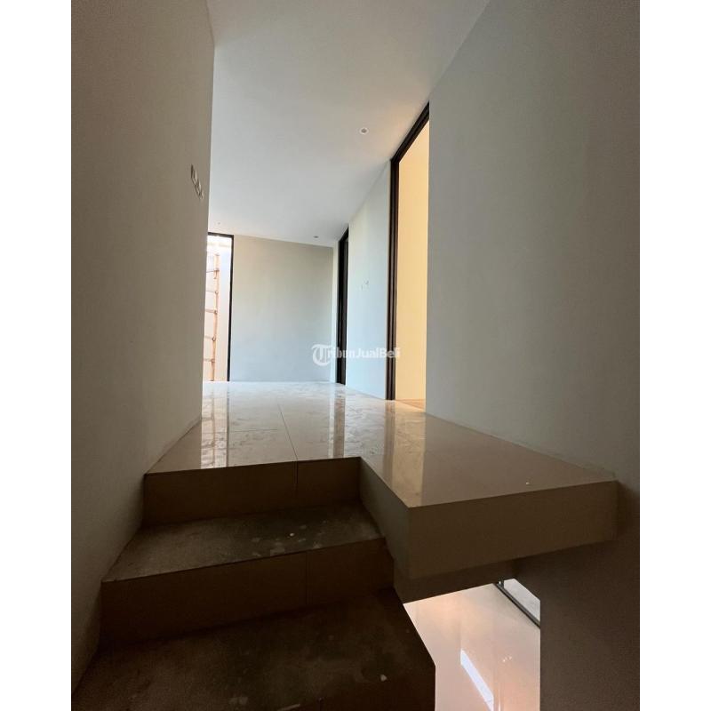 RUMAH MEWAH KONTEMPORER 11 MENIT KE KAMPUS UGM JOGJA - Tribun JualBeli