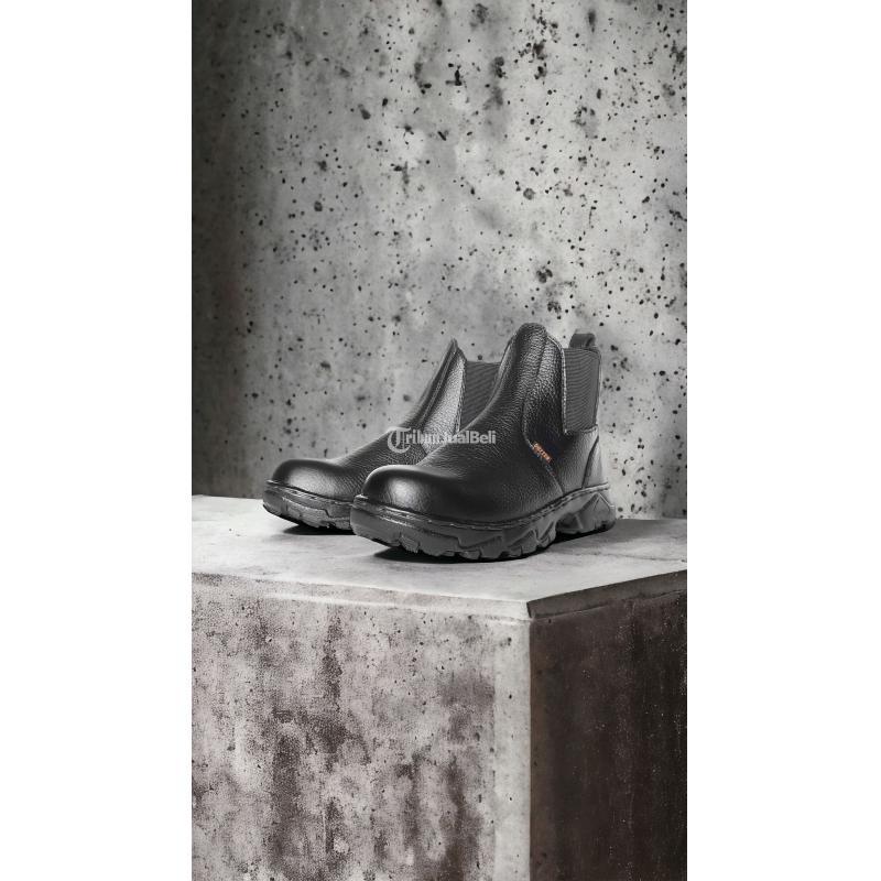 Sepatu Safety Gunung Pakai Steel Toe Cap Sole Rubber Kuat di Gresik ...