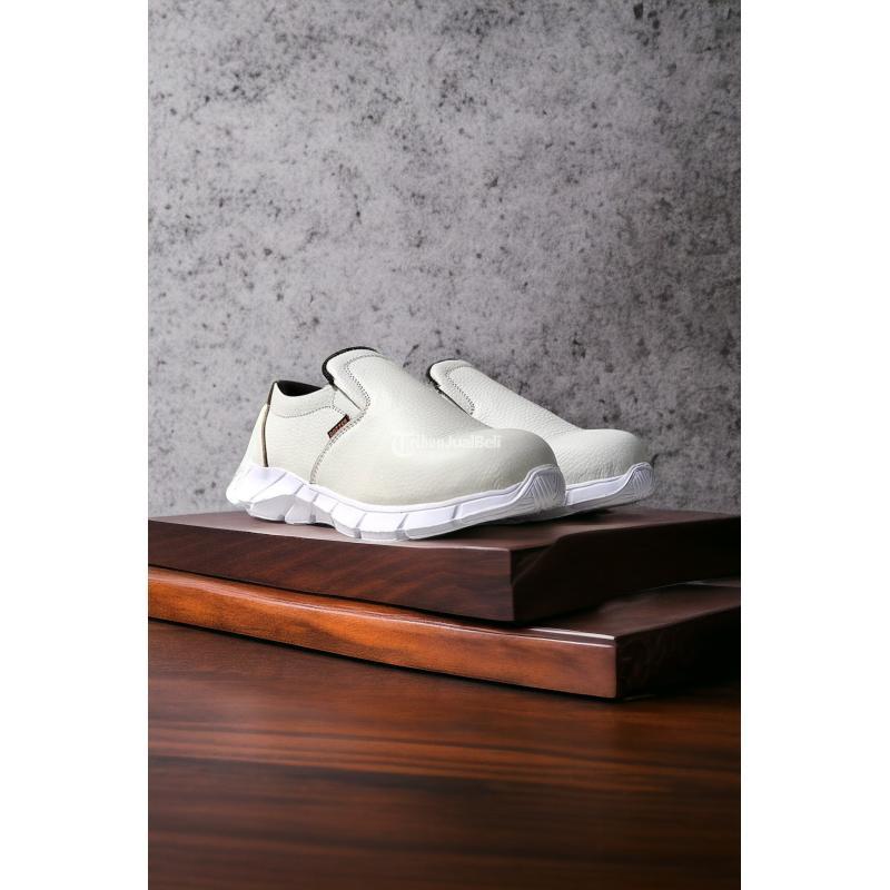 Pengrajin Sepatu Safety Harga Terjangkau di Gresik - Tribun JualBeli