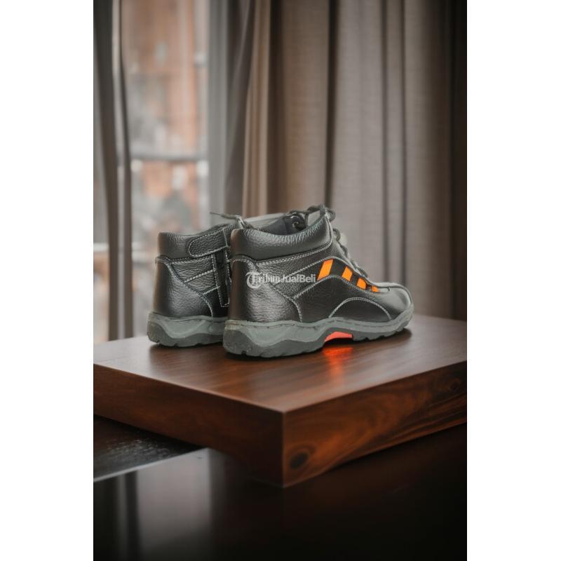 Sepatu Safety Ringan Kualitas Terbaik di Bojonegoro - Tribun JualBeli