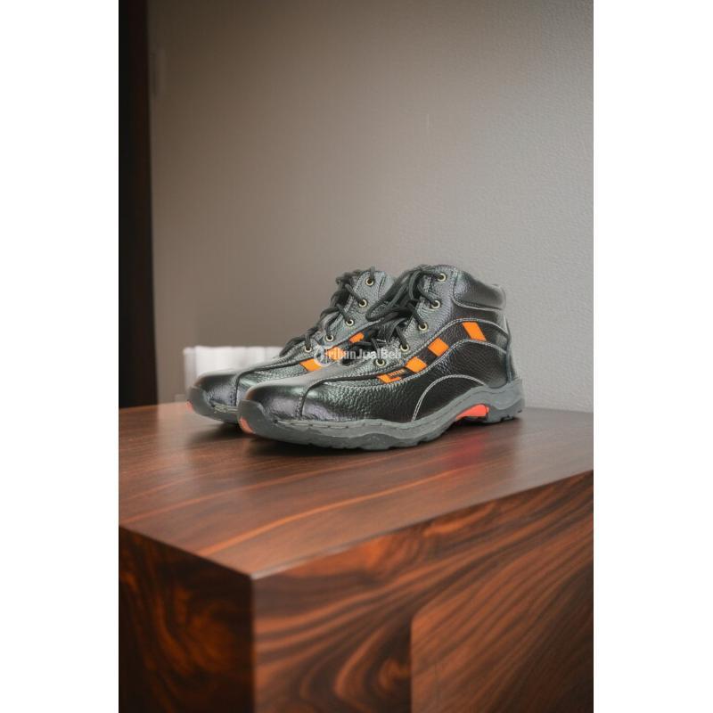 Sepatu Safety Ringan Kualitas Terbaik di Bojonegoro - Tribun JualBeli