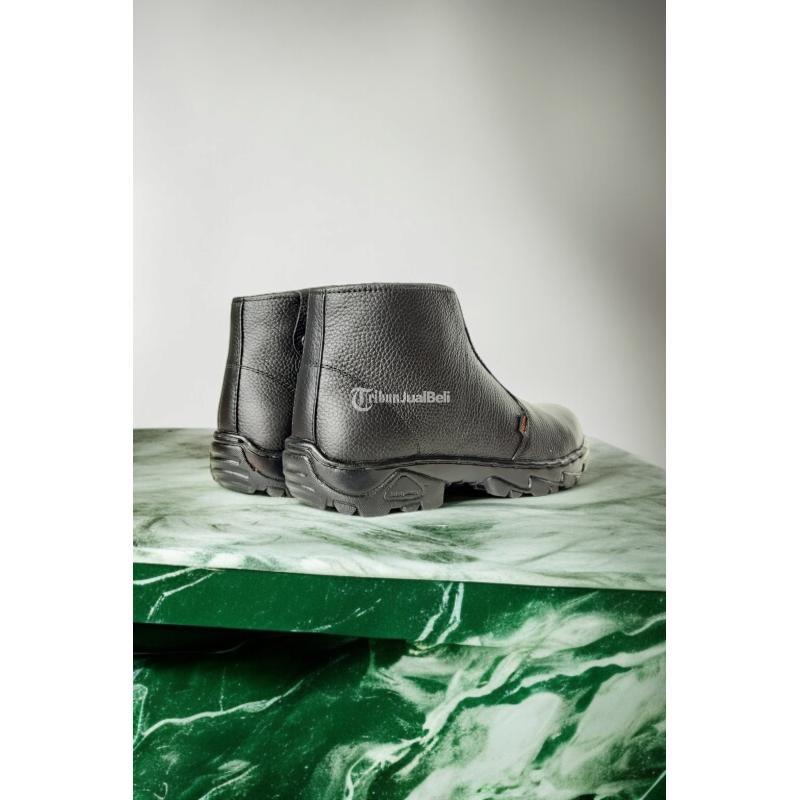 Grosir Sepatu Boot Safety Boots di Purwakarta - Tribun JualBeli