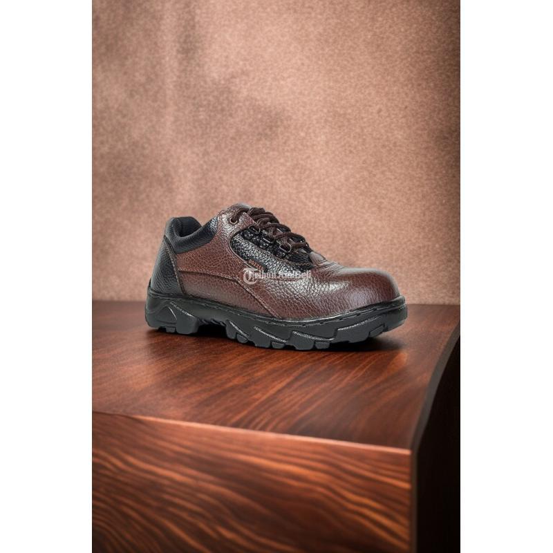 Grosir Fungsi Sepatu Safety Laboratorium di Dumai - Tribun JualBeli