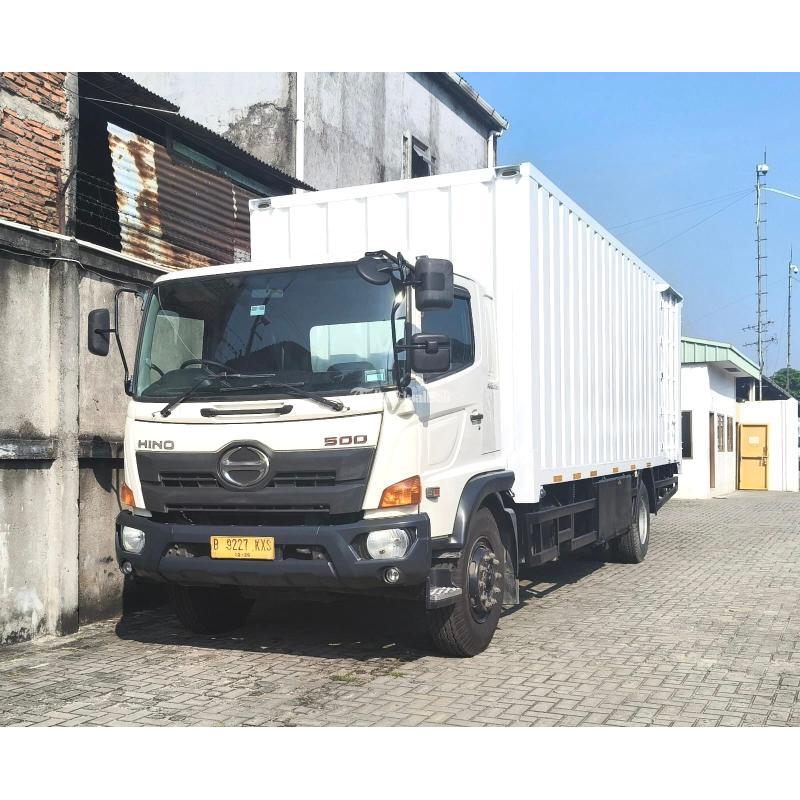 Truk Hino Engkel 4x2 FG 235 JS Box besi 2016 di Jakarta Utara - Tribun ...