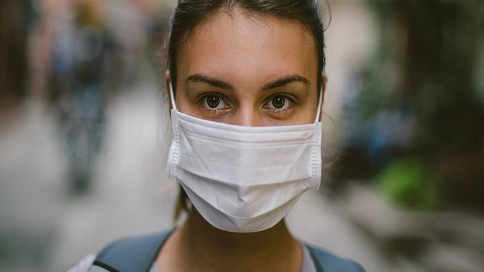 Pakailah Masker Mulut Saat Akan Berpergian! Ini 3 Alasan Pentingnya ...