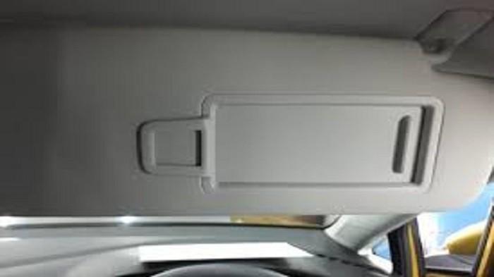 Begini Cara Mudah Membersihkan Bagian Interior Sun Visor Mobil - Blog ...