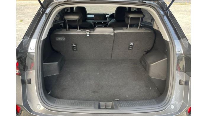 Review Desain Interior Wuling Alvez yang Modern dan Sporty Pakai Soft ...