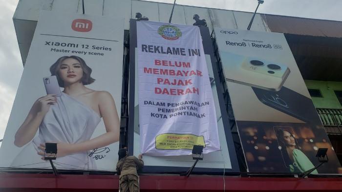 7 Strategi Memilih Desain Baliho yang Menarik Perhatian dalam Sekejap ...